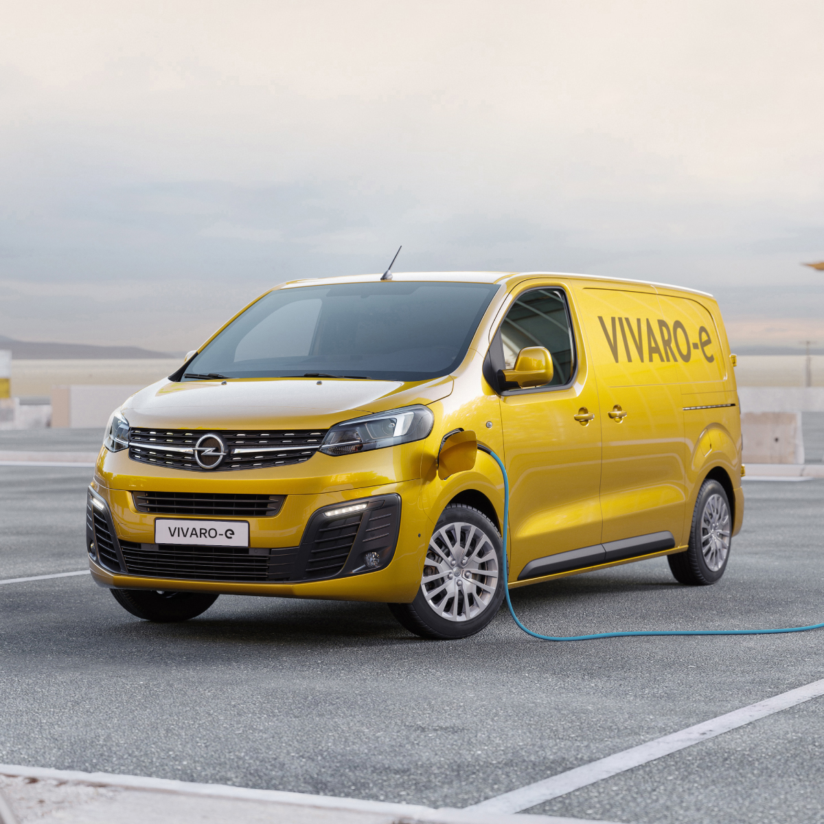 Winner of International Van of the Year 2021: The Opel Vivaro-e | Opel ...